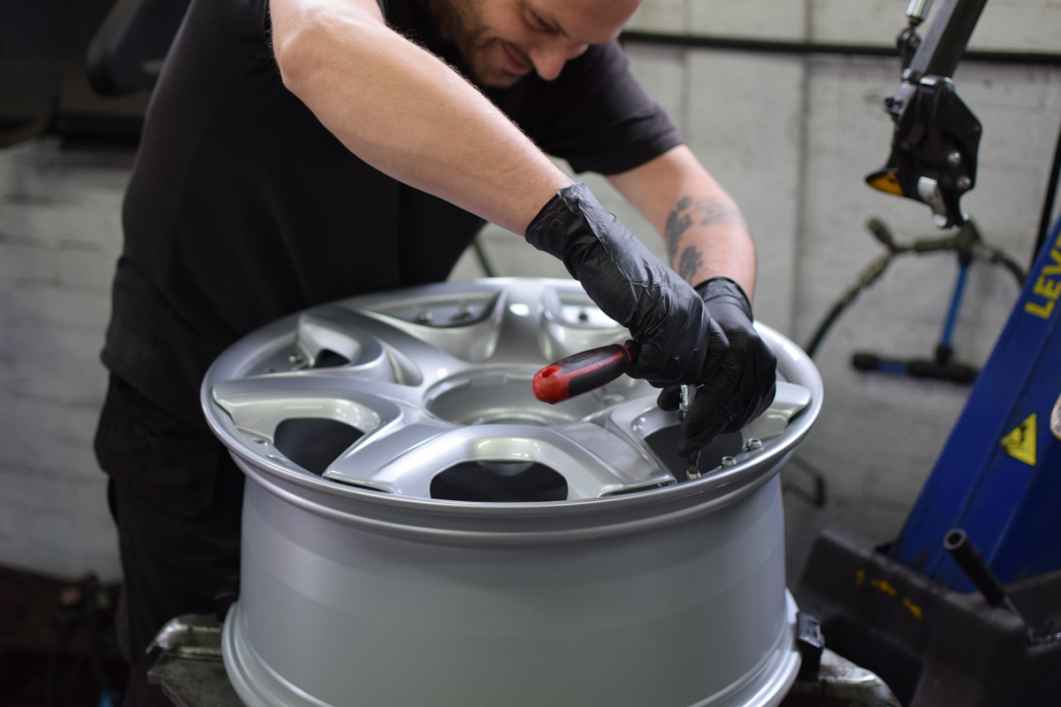 Alloy wheel refurbishment and repair